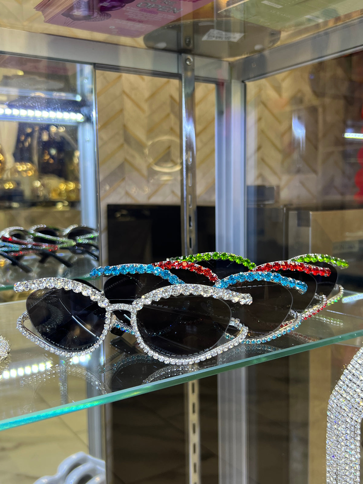 Diamonds Dancing Shades | Instatique